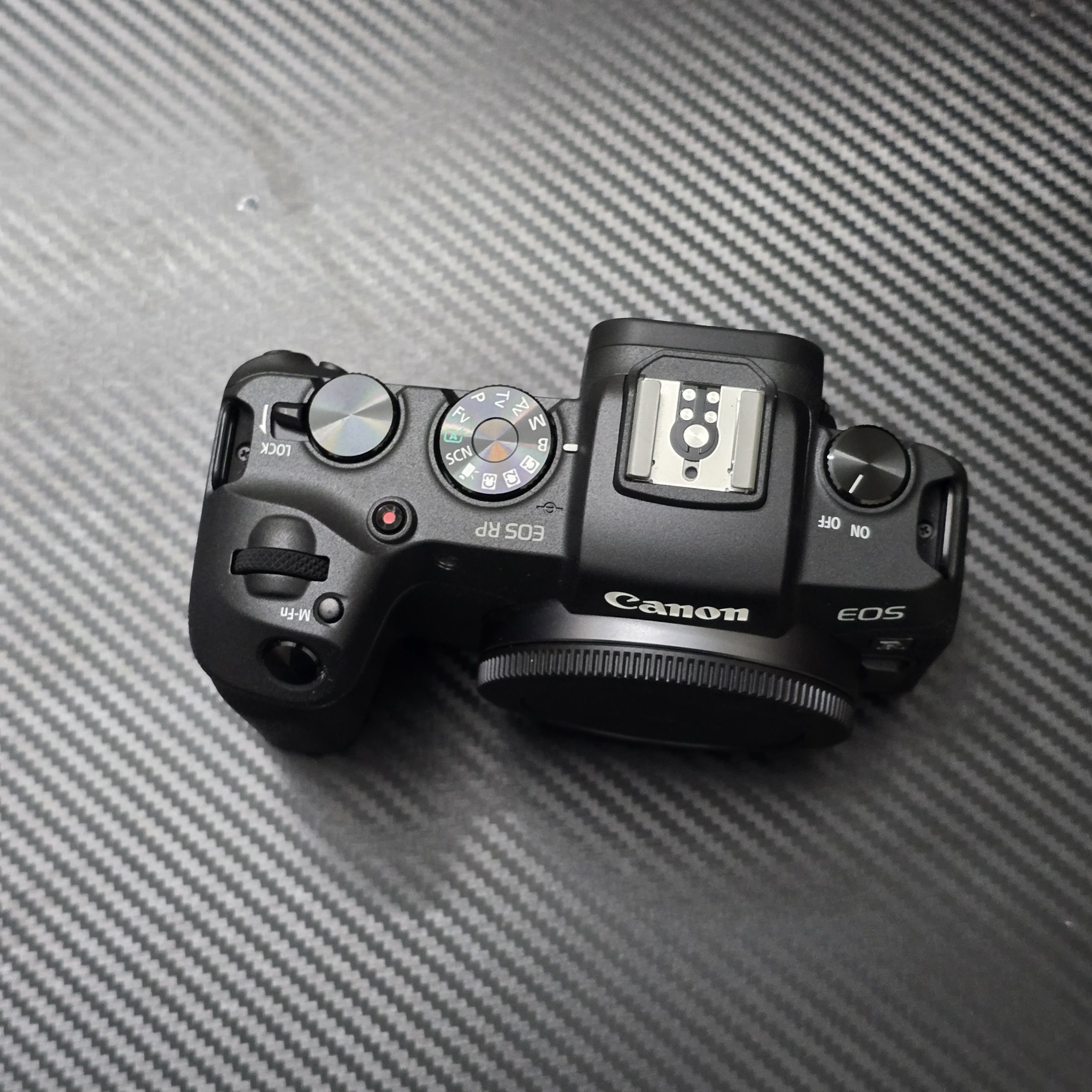 Combo Canon RP, ống kính Canon RF 24-105 F4-7.1 IS STM – Nam Taylor Lab